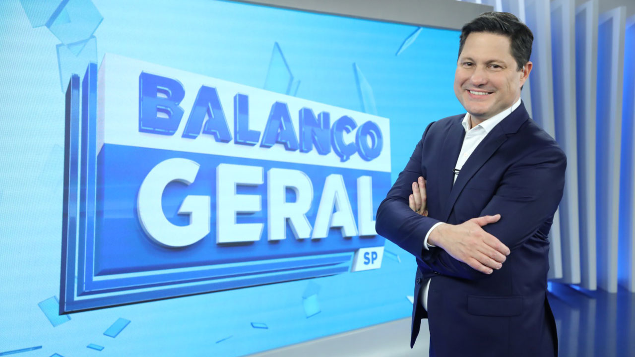 Passaia explica como começou a carreira na Record aos 17 anos